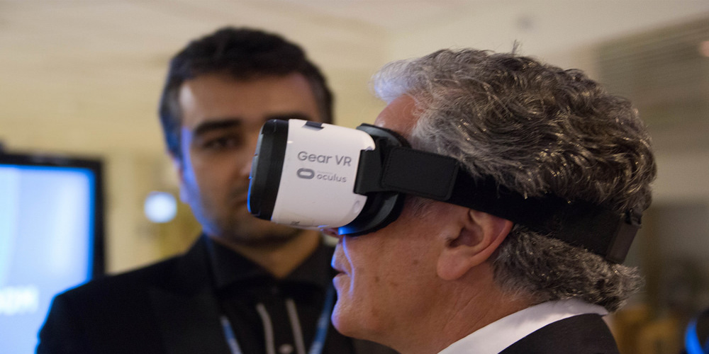 6 Things to Know about How to Use iPhone VR Headsets | Mod Baubles